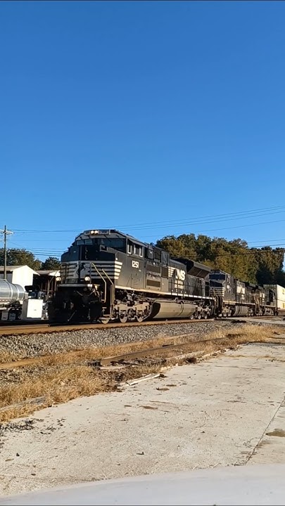 Super LOUD Speedster! "Powerful TRIO rollin into Downtown" Norfolk Southern #1251 - #27a ...