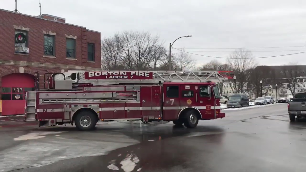 Boston Fire Ladder 7 responding - YouTube