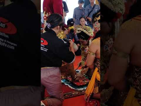 Pernikahan Prosesi adat jawa Briptu Rohman dan Istri