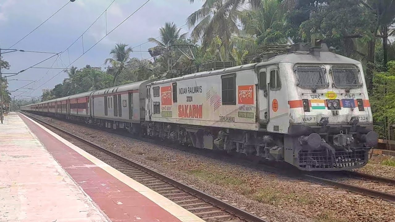 Sakarni Plaster Ads WAP7 || 12218 KERALA SAMPARK KRANTI Skips VELI ...