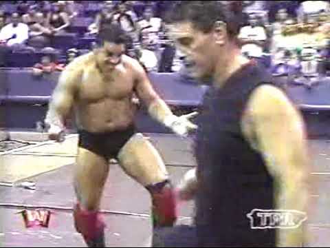 Orlando Colon vs. Black Pain - YouTube