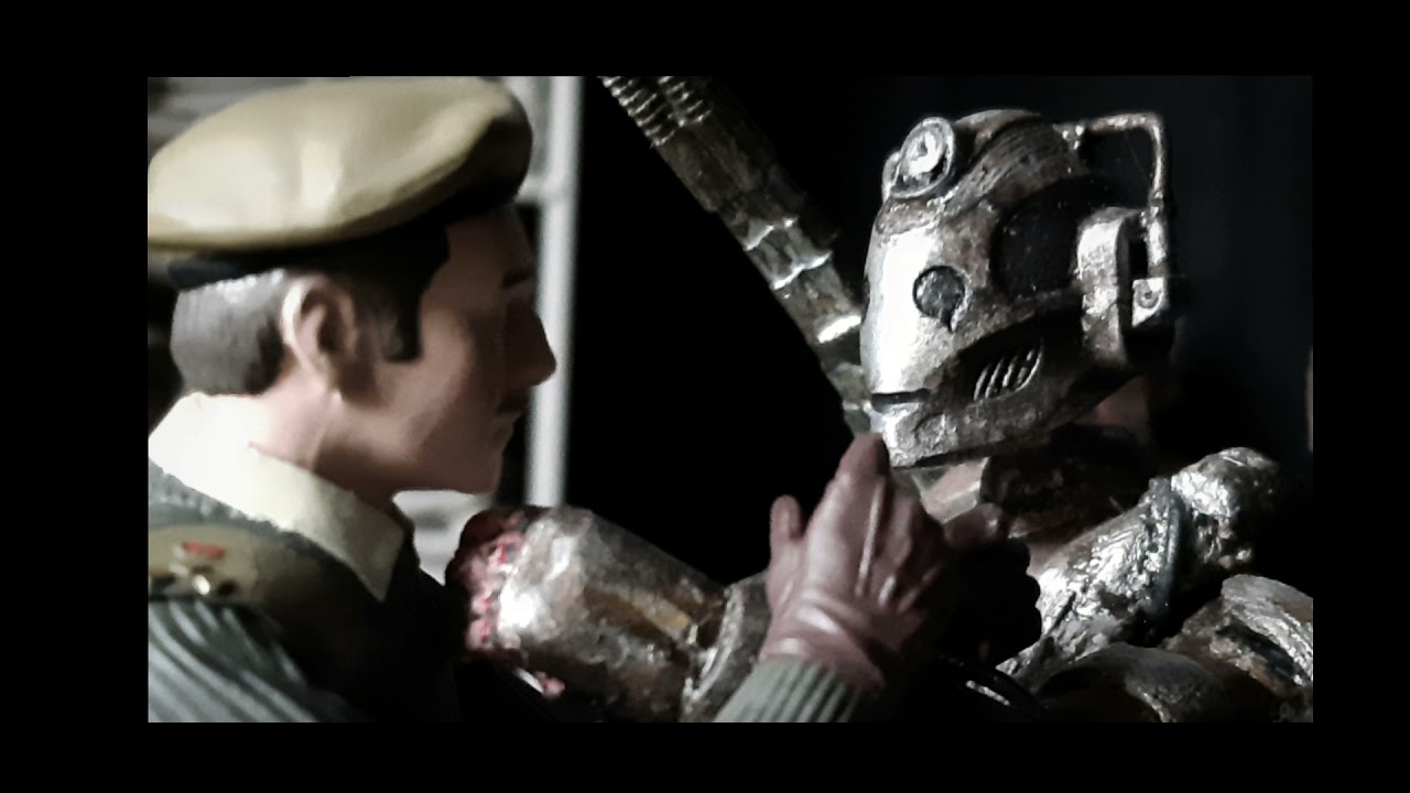 Lone Cyberman figure animation V1 - YouTube