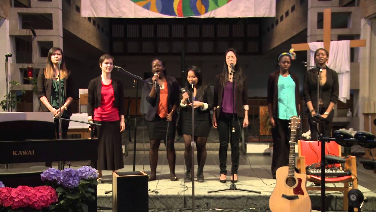 Pitch Perfect - Pool Mashup: Just The Way You Are/Just A Dream (A ...