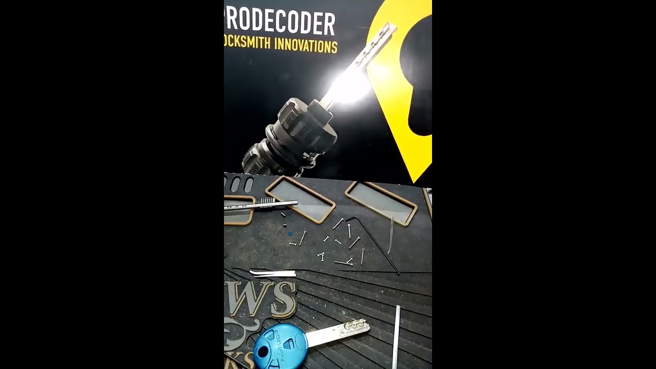 CR 6x6 lock opening / Apertura ad impressione cr doppia mappa PRODECODER - YouTube