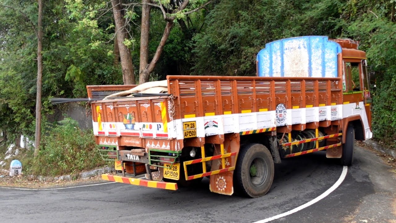 TATA Load Lorry And Car Bike Turning 51/70 Kollimalai Hairpin Bend ...