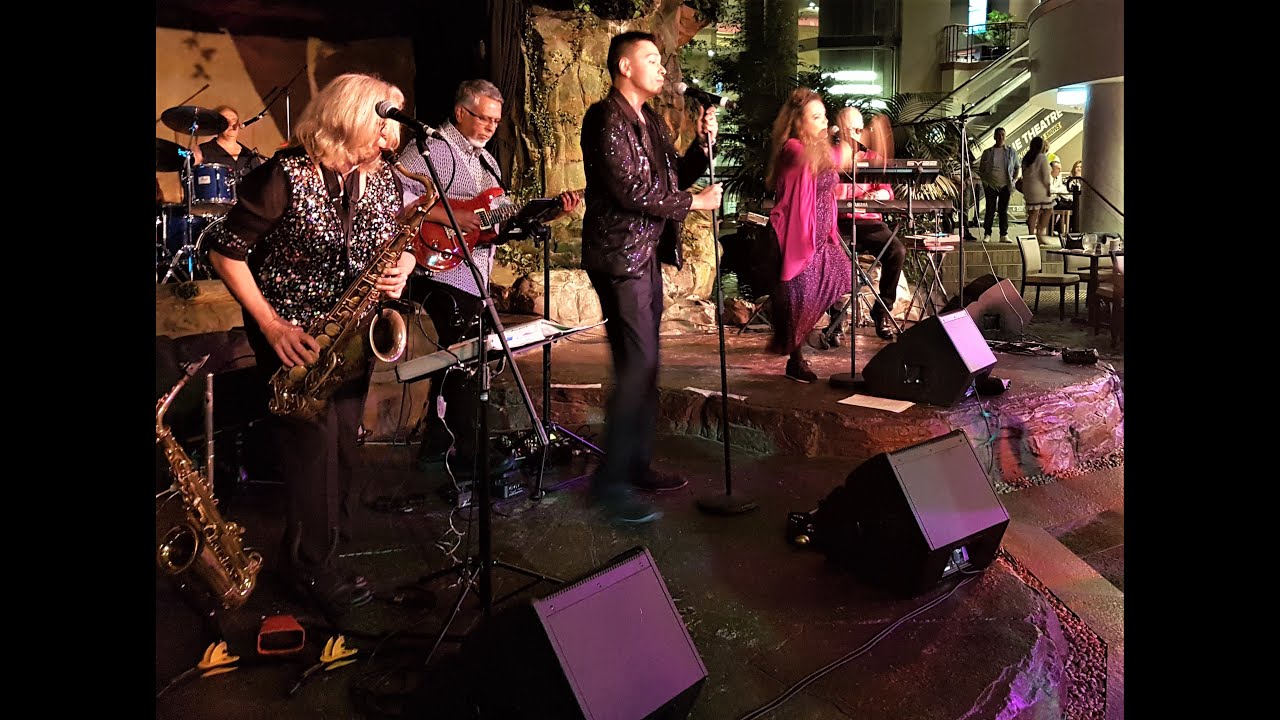 GROOVIN HARD | LIVE | PERFORMING "SEPTEMBER" AND "LET'S GET LOUD" - YouTube