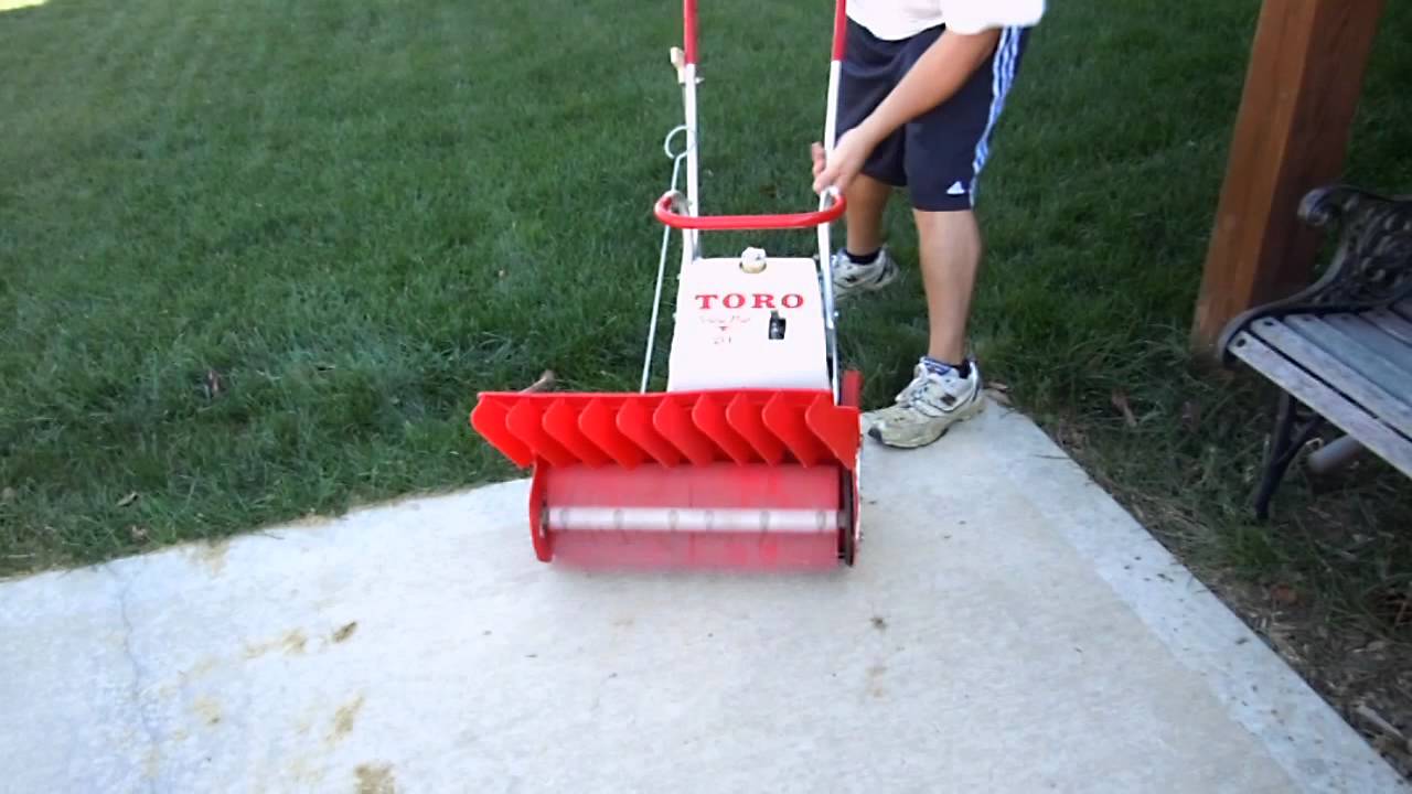 Toro 21" Snow Pup Snowblower - YouTube