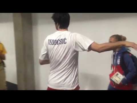 Milos Teodosic and Bogdan Bogdanovic hugging and crying after the semi final game in Rio 2016