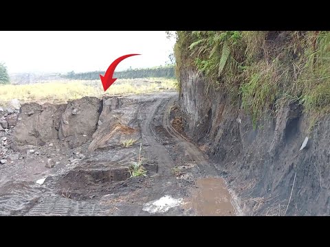 The Most Dangerous Route In Sand Mining - YouTube