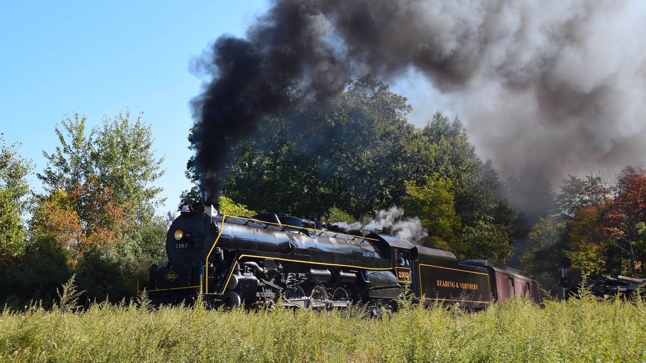 Reading And Northern 2102 leads the first foliage train of 2023 - YouTube