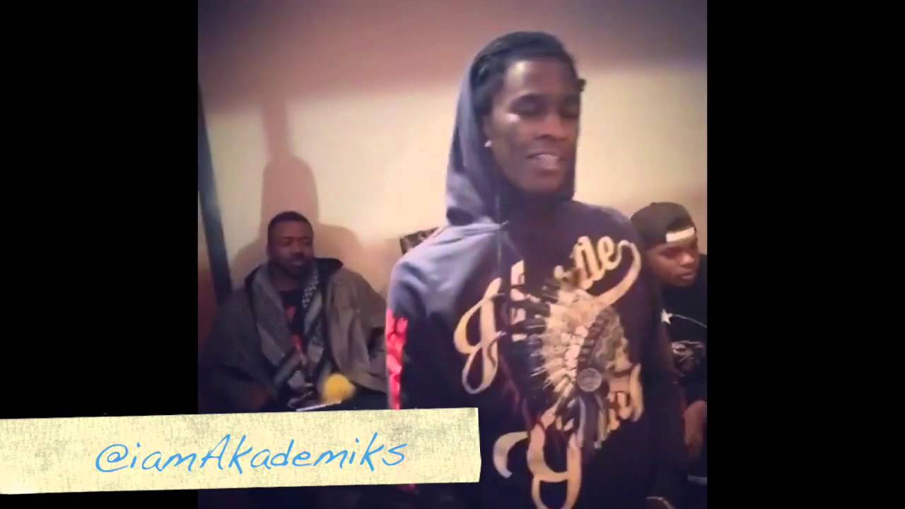 Young Thug Flexes with Cash after Fans Doubt he's Getting more Money ...