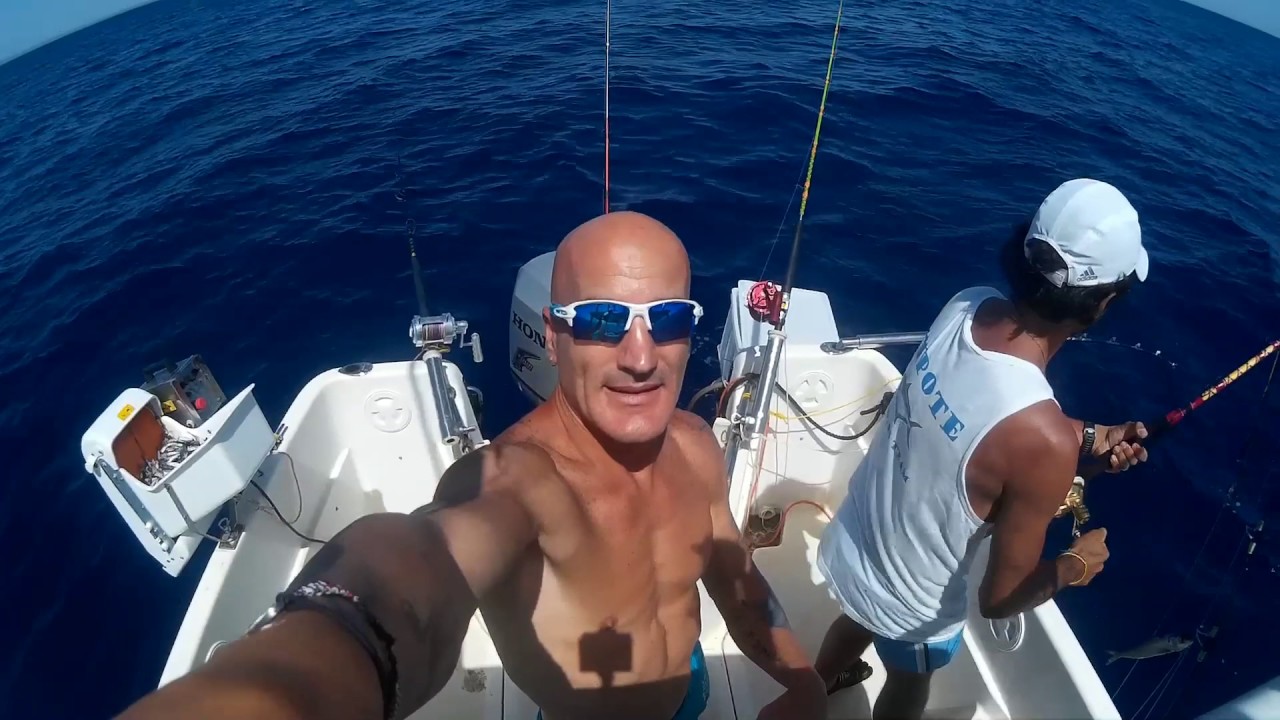 Obiettivopesca: tonno col vivo luglio 2017 - YouTube