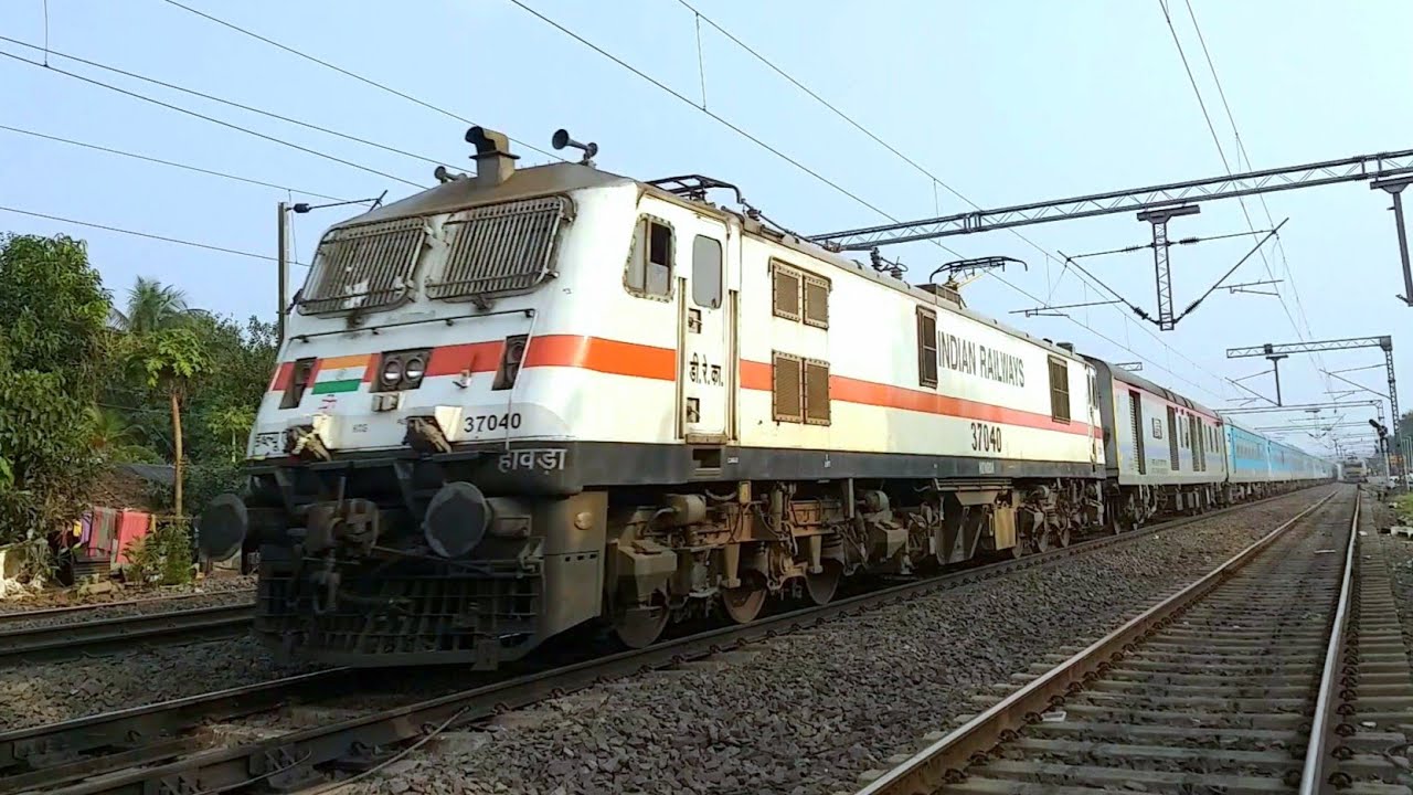 Traction changed from D loco to E Loco | 1st Run of NJP SHATABDI ...