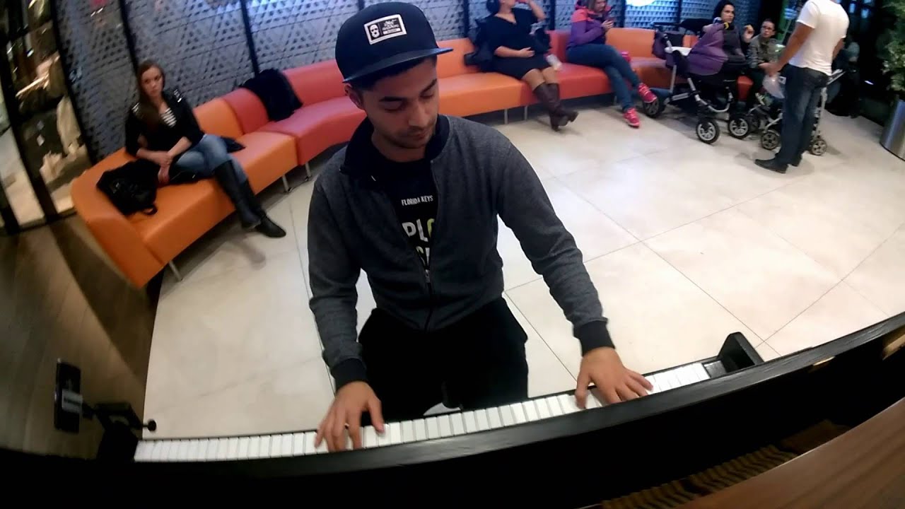 street piano artist Martin Olah. Galerie šantovka olomouc - YouTube