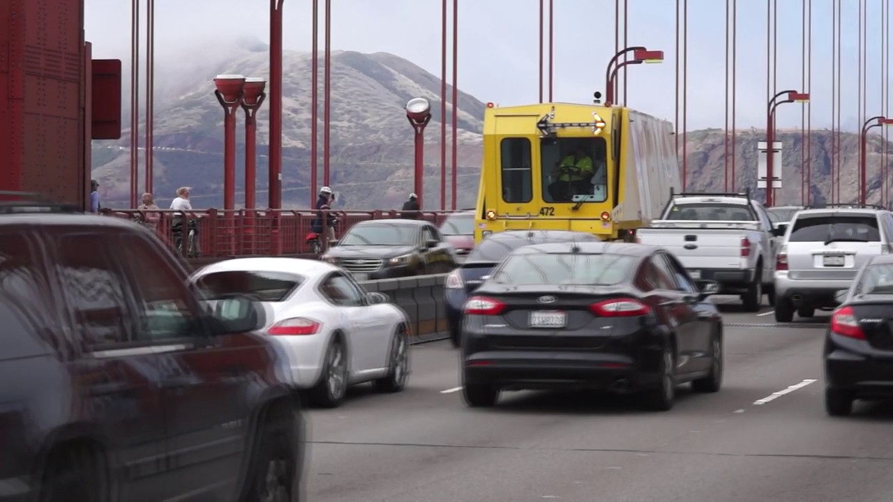 Golden Gate Bridge Road Zipper Lane Divider - YouTube