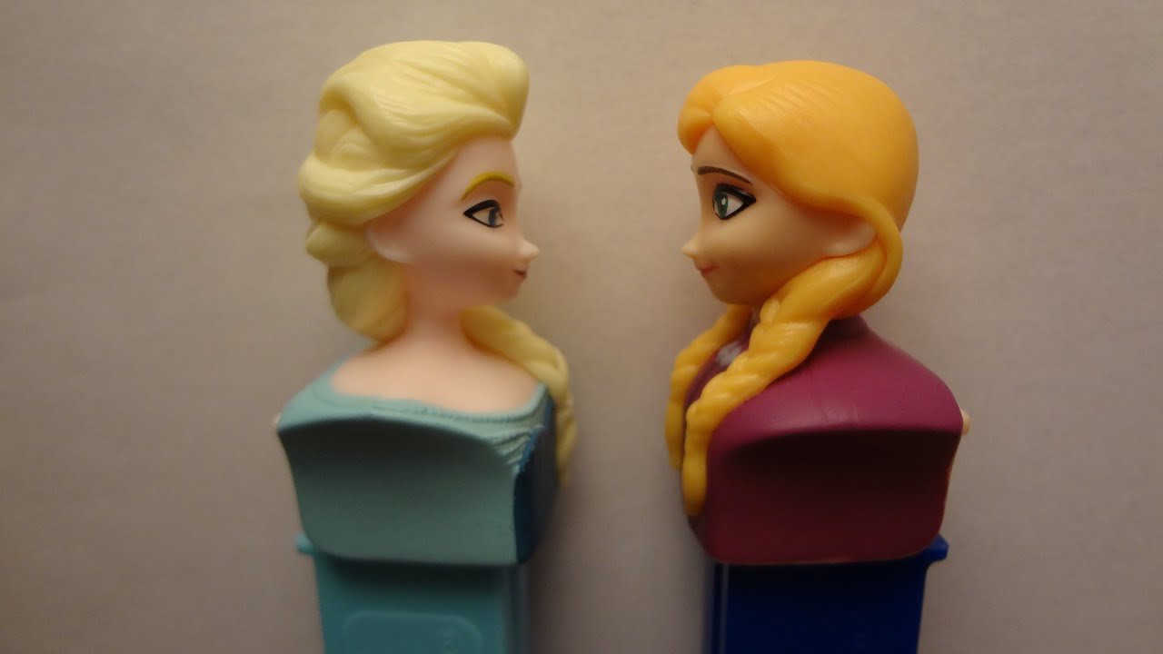 Opening / Unboxing Disney Frozen Pez Candy/Dispenser featuring Anna and ...