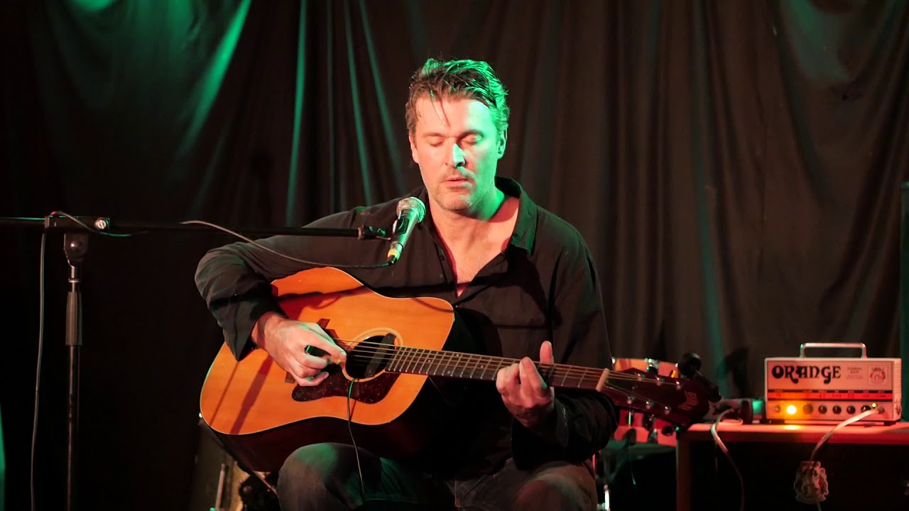 Tim Evans, 3, live at the Brisbane Hotel, Hobart, 13.4.2018 - YouTube