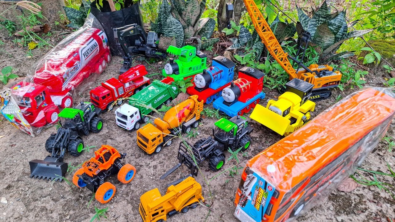 Mencari Mainan Mobil Baru Truk Pasir Truk Molen Kapal Terbang Bus Tayo ...