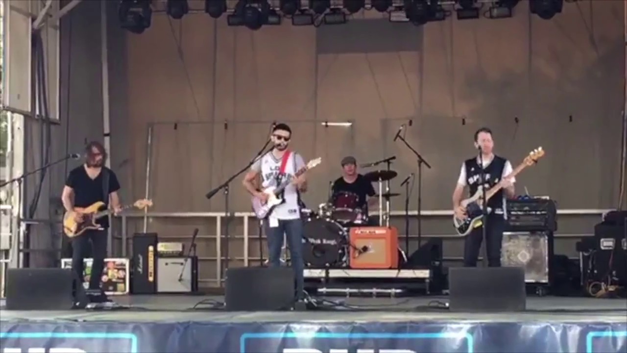 The Weak Knights - "Howlin' For You" by The Black Keys @AT&T Center ...