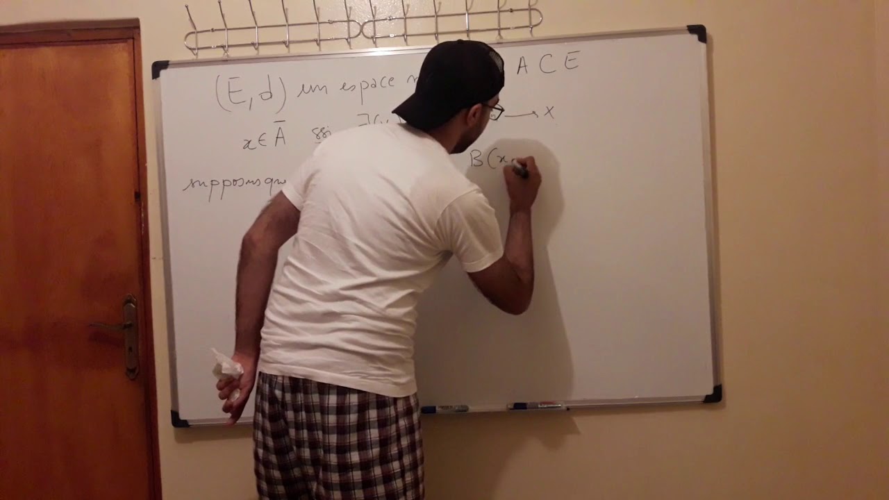 espace metrique caractérisation séquentielle de point adhérent - YouTube