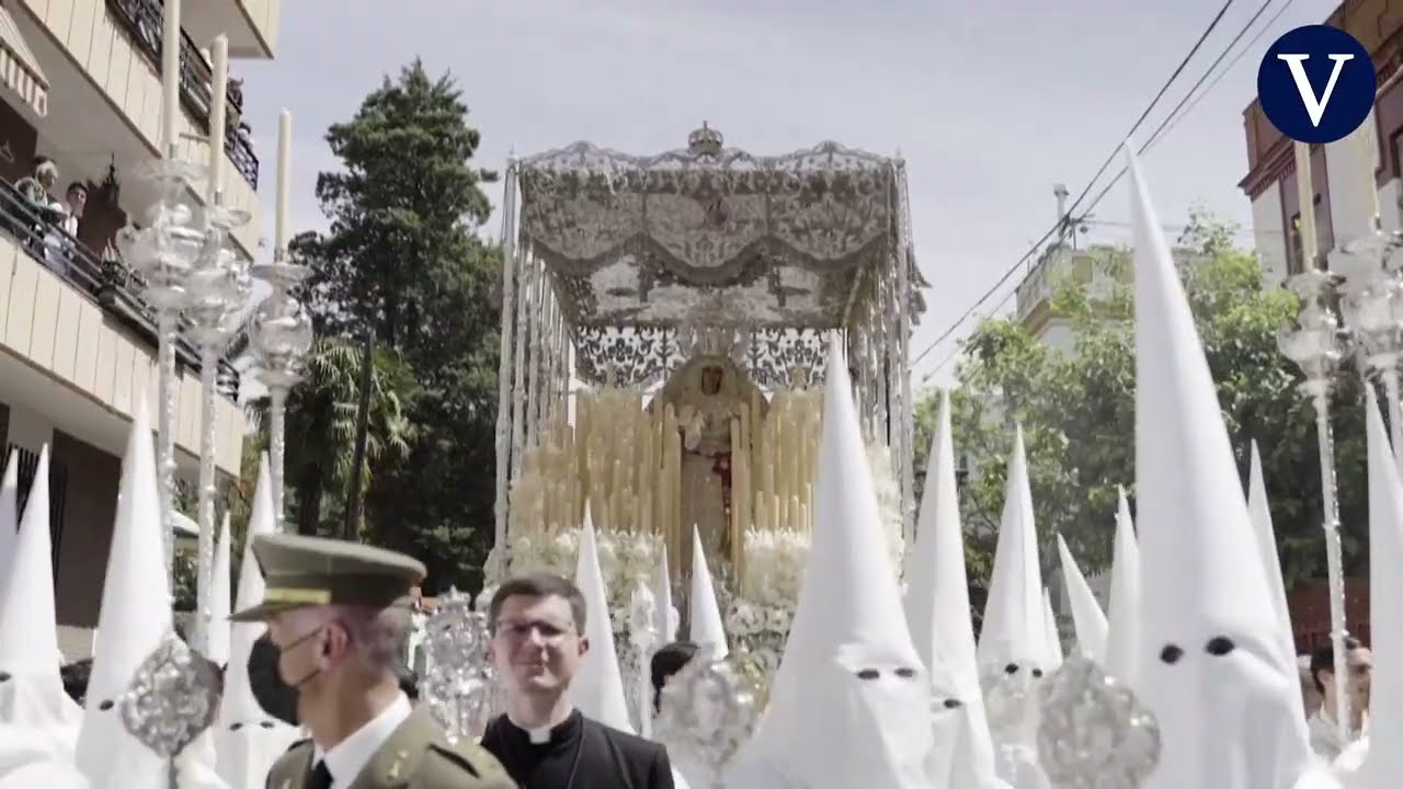 El bochornoso origen de los capirotes de Semana Santa - YouTube