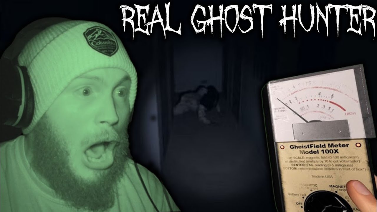 REAL-LIFE GHOST HUNTER PLAYS PHASMOPHOBIA AND IT'S TOO EASY - YouTube