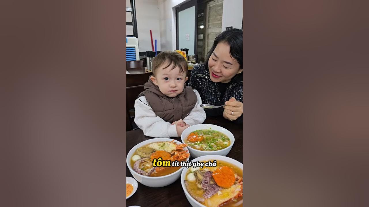 Cũng hên là bánh canh Minh Thư vợ hay ăn có chi nhánh ngay phố cổ... - YouTube