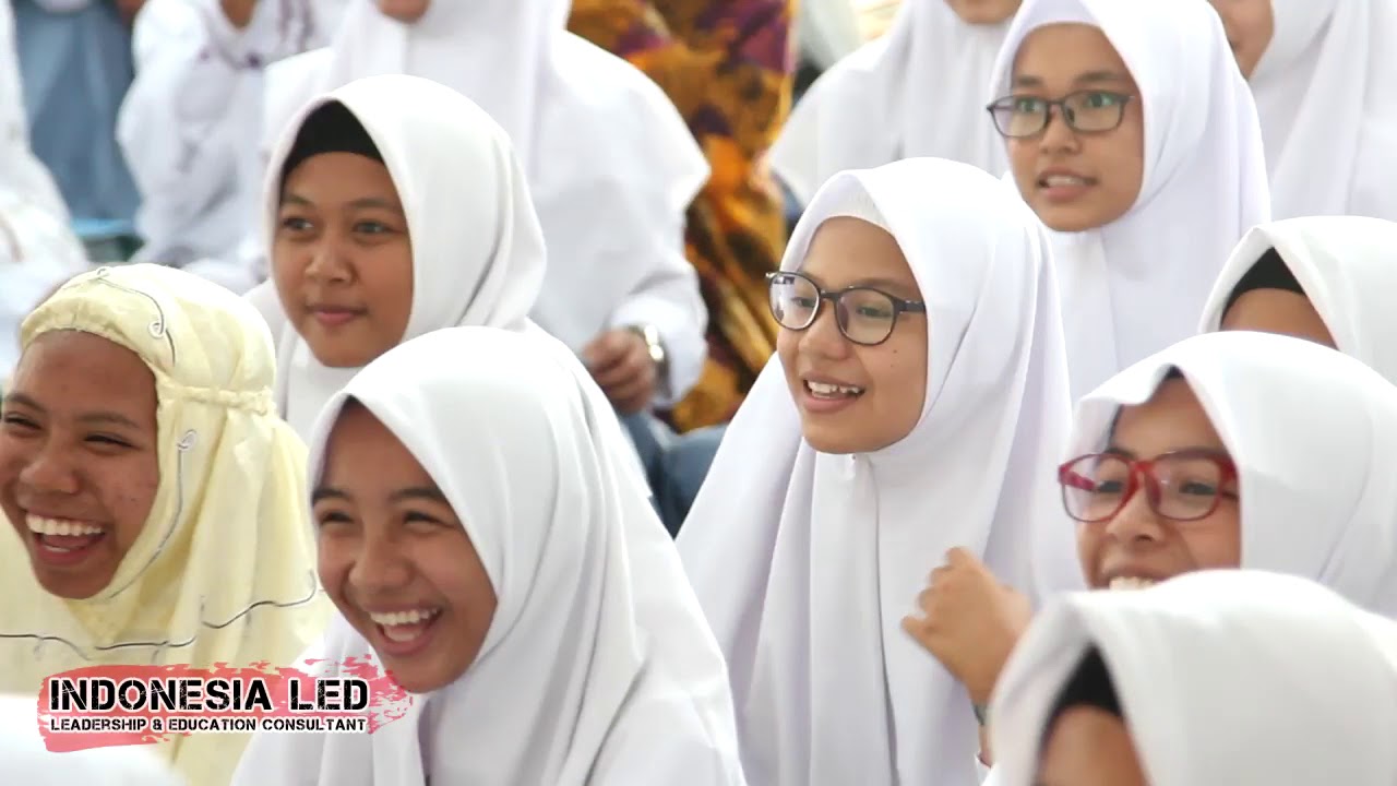 MAN 2 BLITAR (WLINGI) bersama Dr. Umi Dayati, M.Pd. - YouTube
