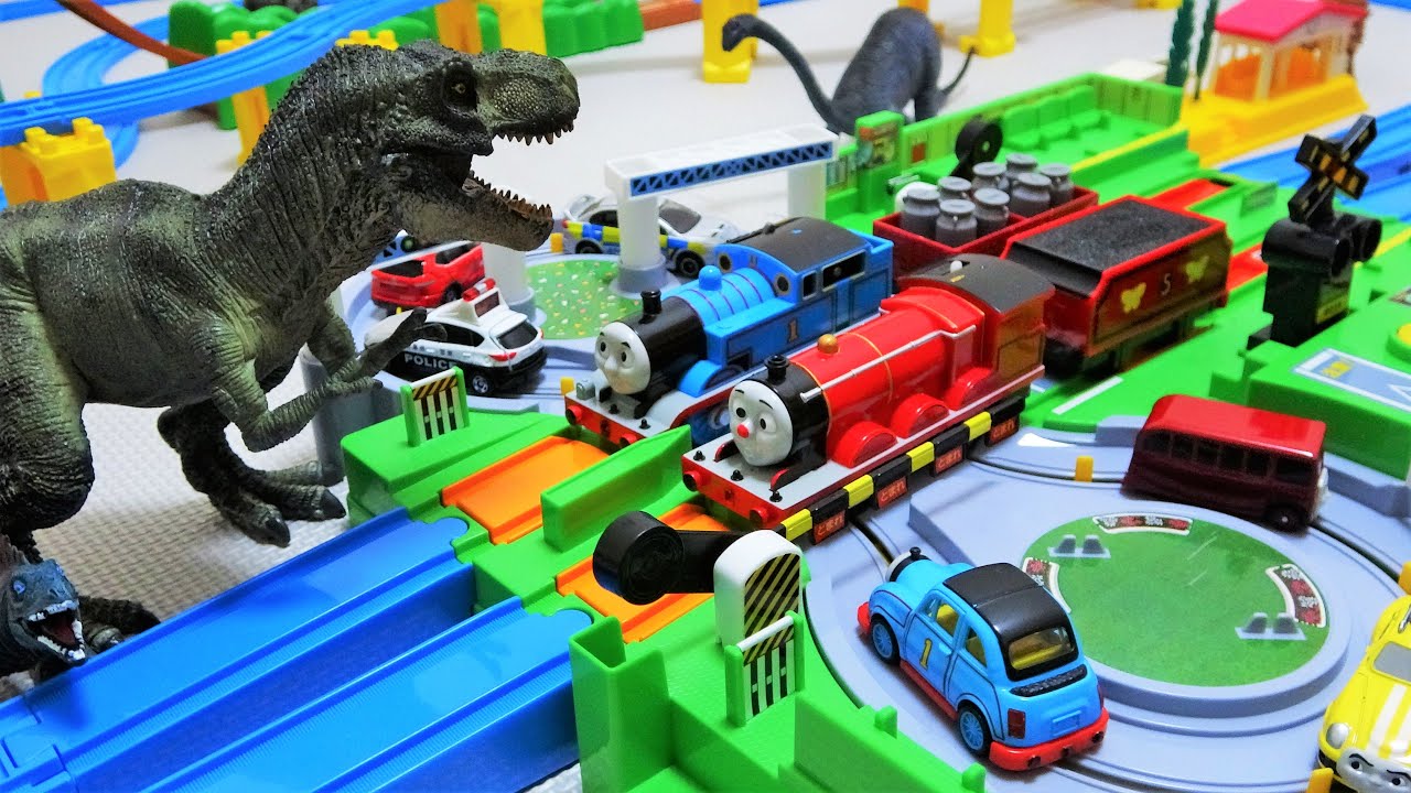 Thomas and Friends Plarail☆Big Mountain. Station, Bridge and Railroad ...