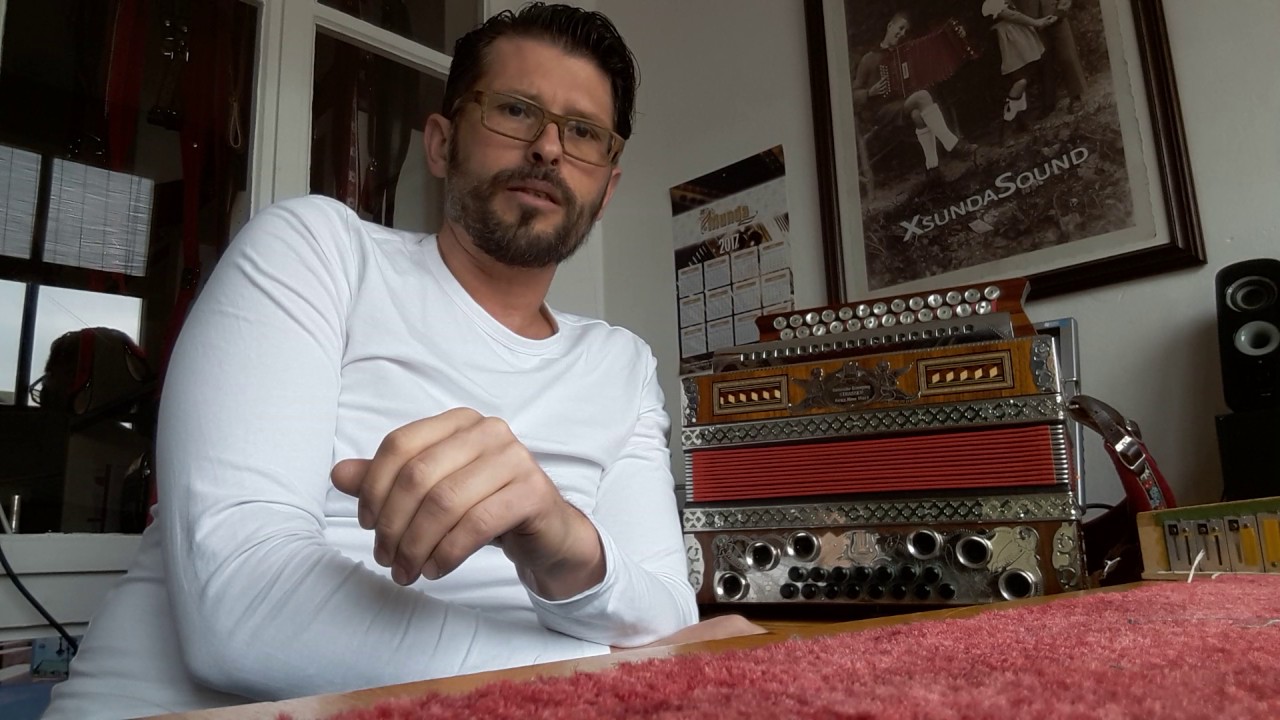 ZIACH DOKTOR'S Harmonika-Blog: Gebrauchte Harmonikas - YouTube