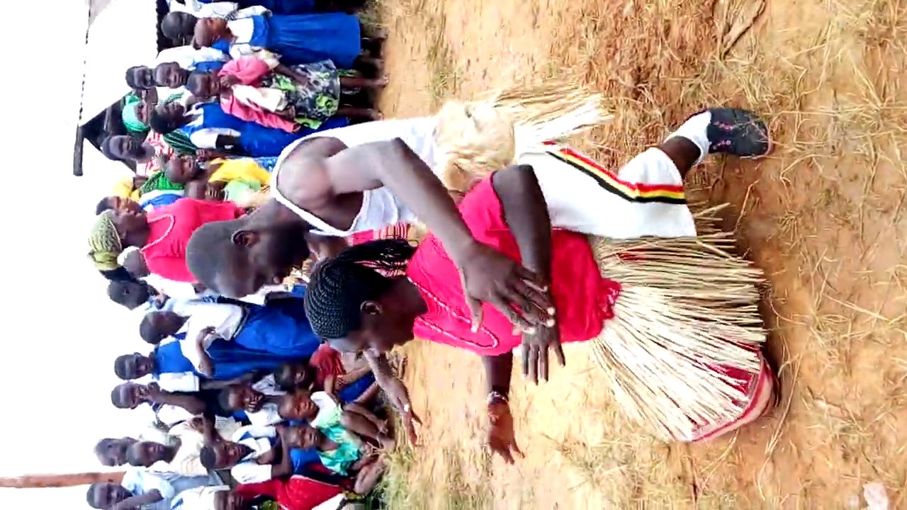 Ekikibi (Bakonzo Traditional Love Dance) - YouTube