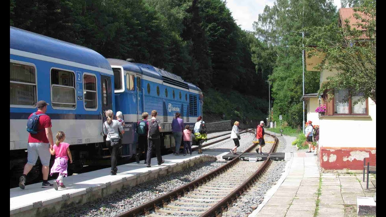 Czech Republic: Horni Lipova, CD class 750 'Goggle' departs on a Zabreh ...