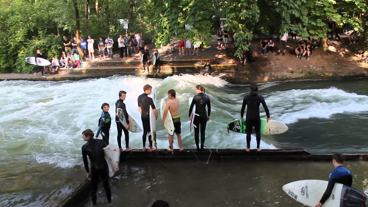 Surf em rio realizado na cidade de Munique, na Alemanha - YouTube