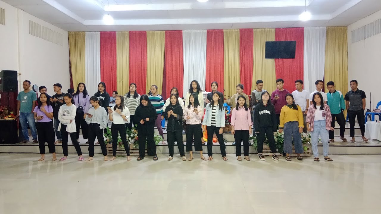 Latihan Pemuda Remaja GPdI Haleluya bersama Anak STTP SA Untuk Acara ...