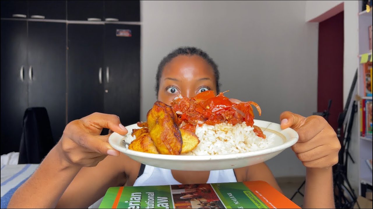 Eat breakfast with a Nigerian student | Rice, Tomato sauce and dodo ...