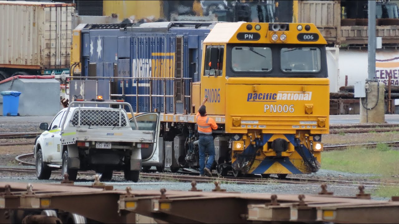 Pacific National Queensland Trains Shunting at Moolabin - YouTube