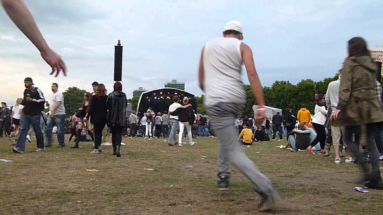 hot feet dance man - YouTube