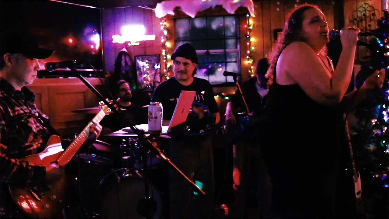 I Feel the Earth Move performed by So Many Pockets - YouTube