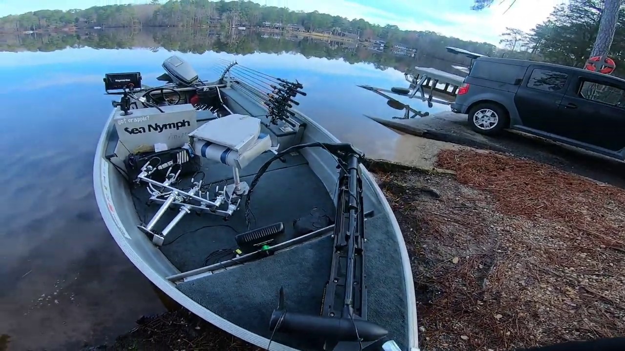 SOLO BOAT LAUNCH, HOW TO LAUNCH A BOAT BY YOURSELF - YouTube