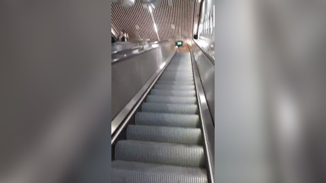 OTIS Rulltrapa @ T-Centralen station, Stockholm, Sverige - YouTube
