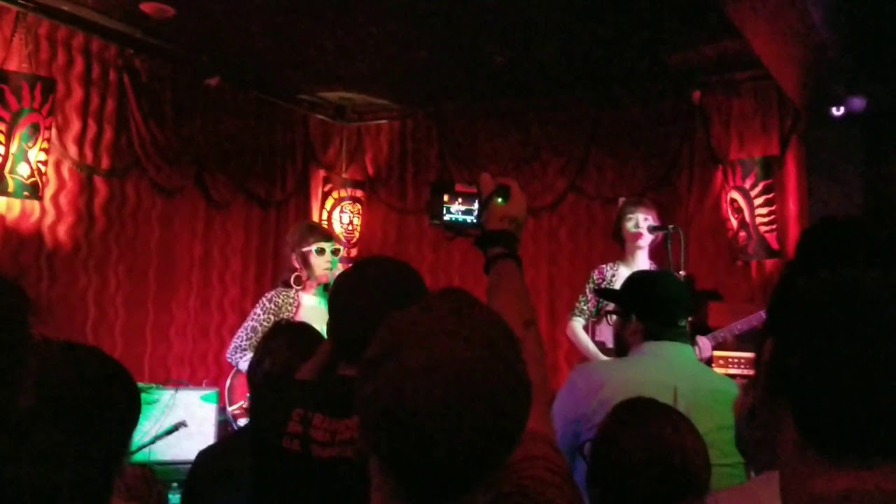 5678s "Three Cool Chicks" - YouTube