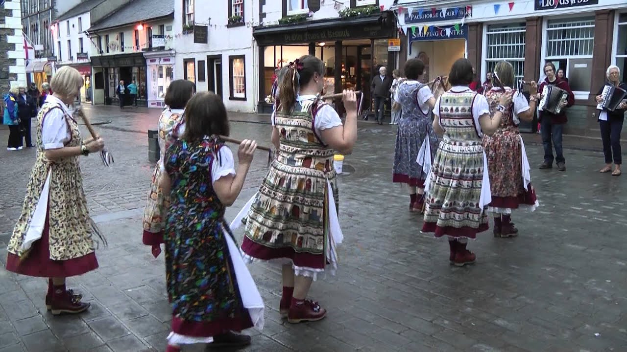 Belfagan Womens Morris Dance - Whitby - YouTube