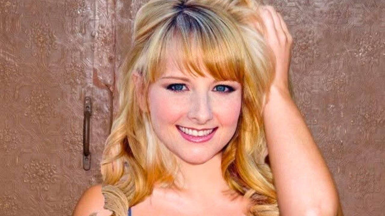 Melissa Rauch Goes TOPLESS, Try Not TO Gasp! - YouTube
