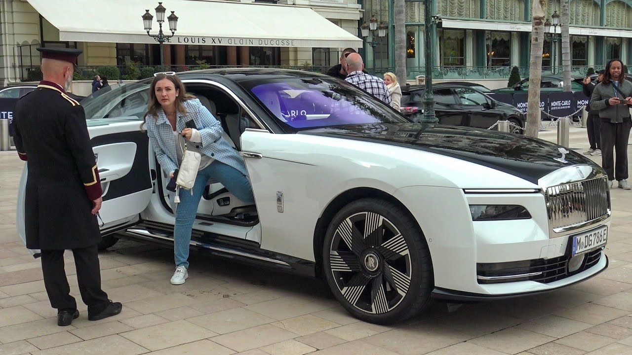Billionaire Lady Arriving with her ROLLS ROYCE SPECTRE to Casino de ...