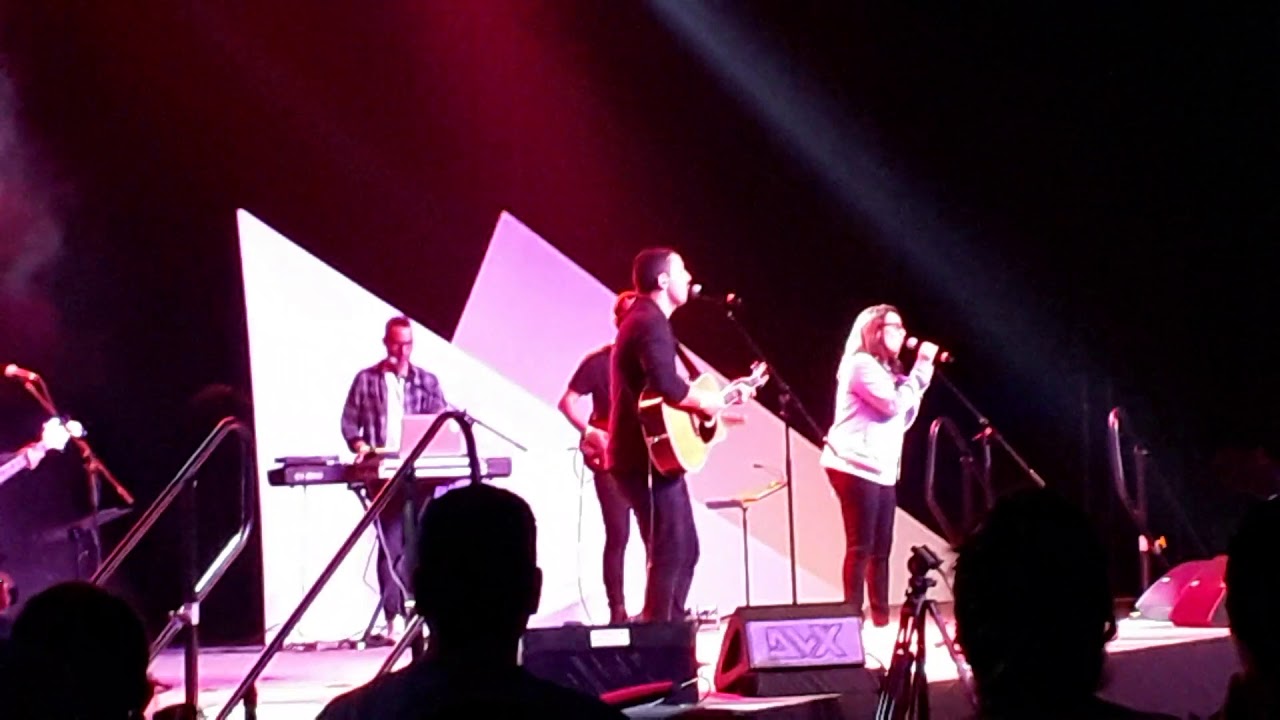 Conciero Jonathan y Sarah Jerez en vivo. Monterrey - YouTube