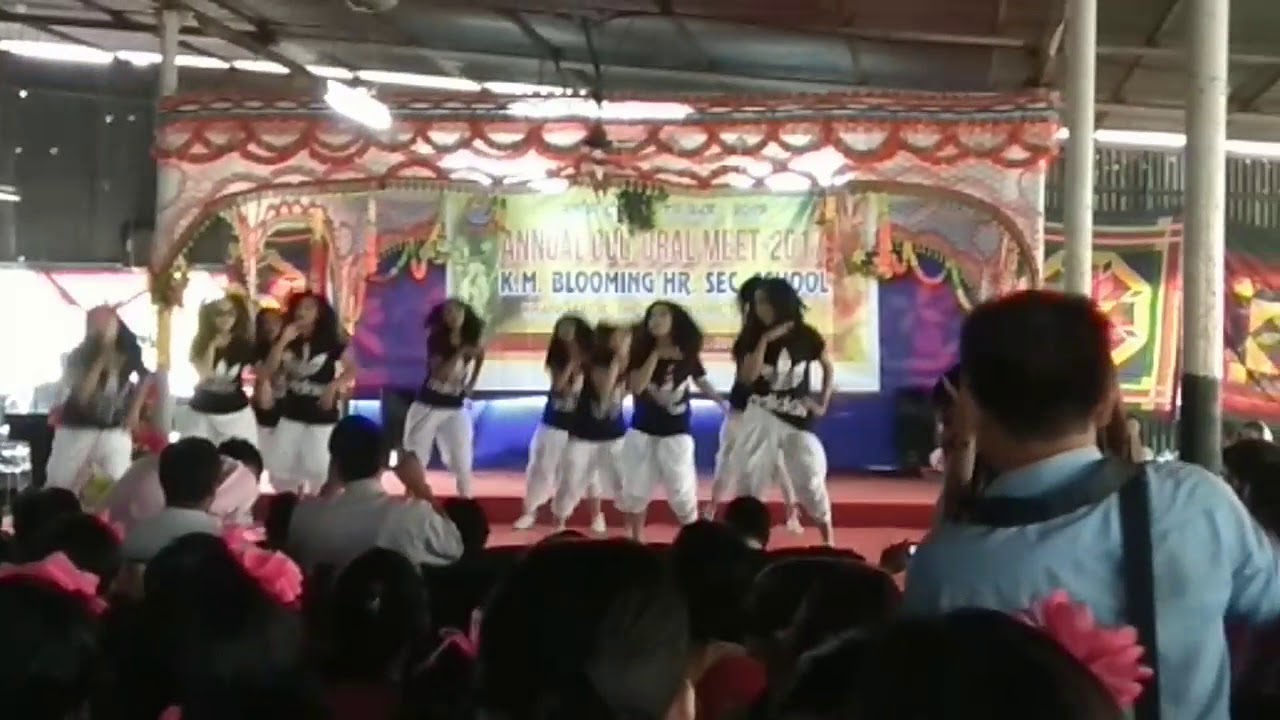 Monna sengao lakpa dance - YouTube