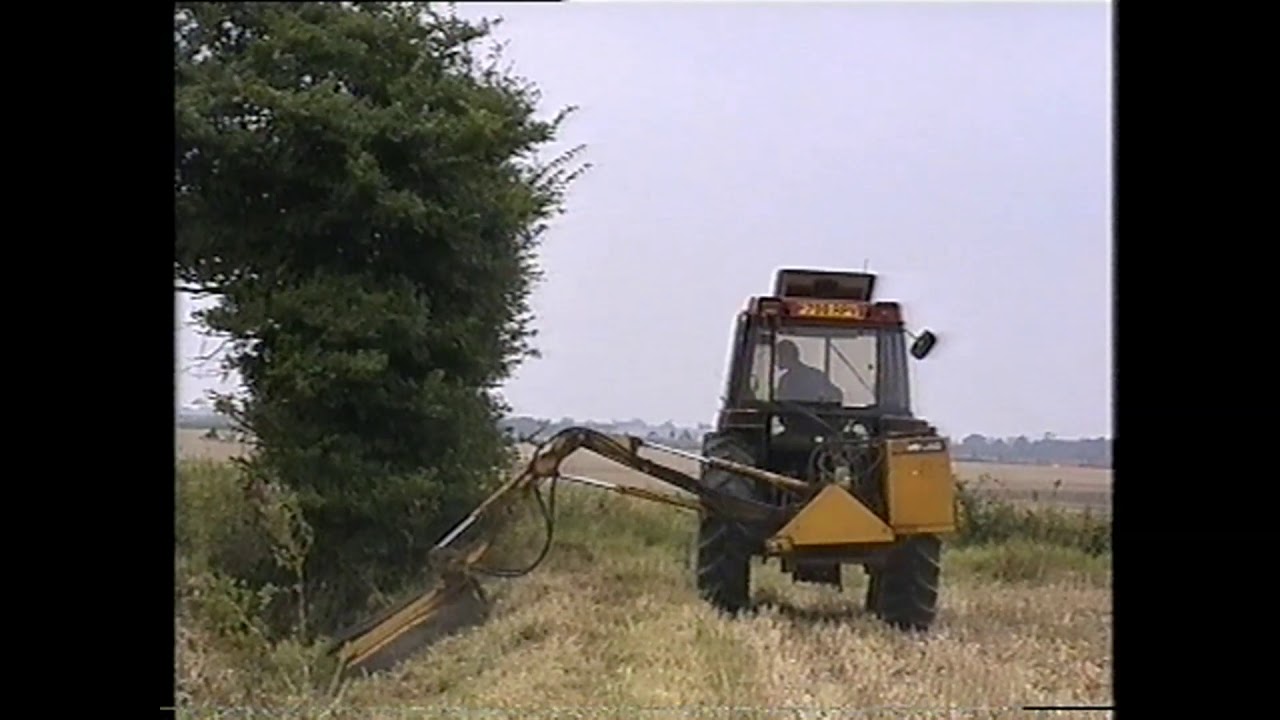 CASE IH 885XL SUPER TWO AND BOMFORD SUPERTRIM - YouTube