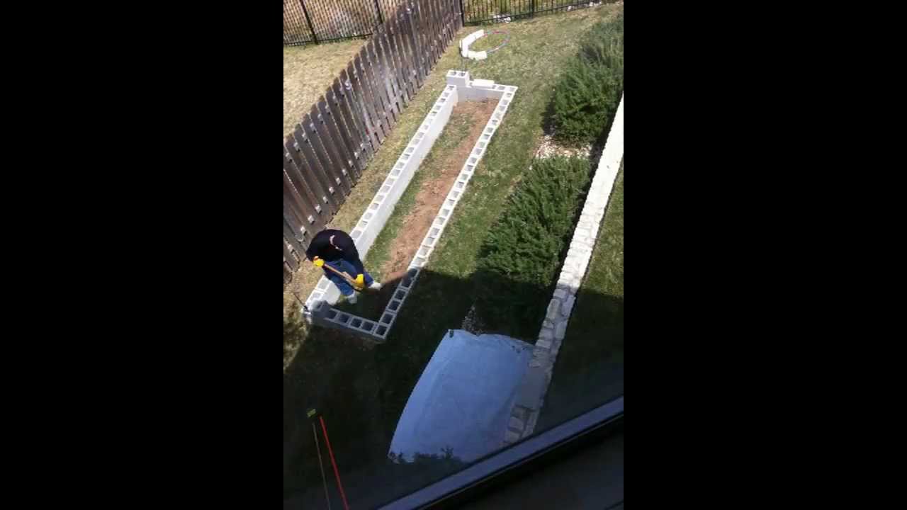 How to Build a Weedless Garden - YouTube