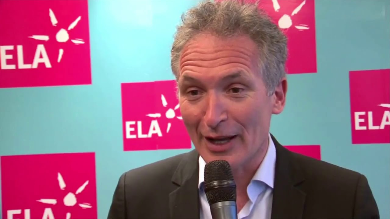 Téléfoot : on connaît le remplaçant de Christian Jeanpierre - YouTube