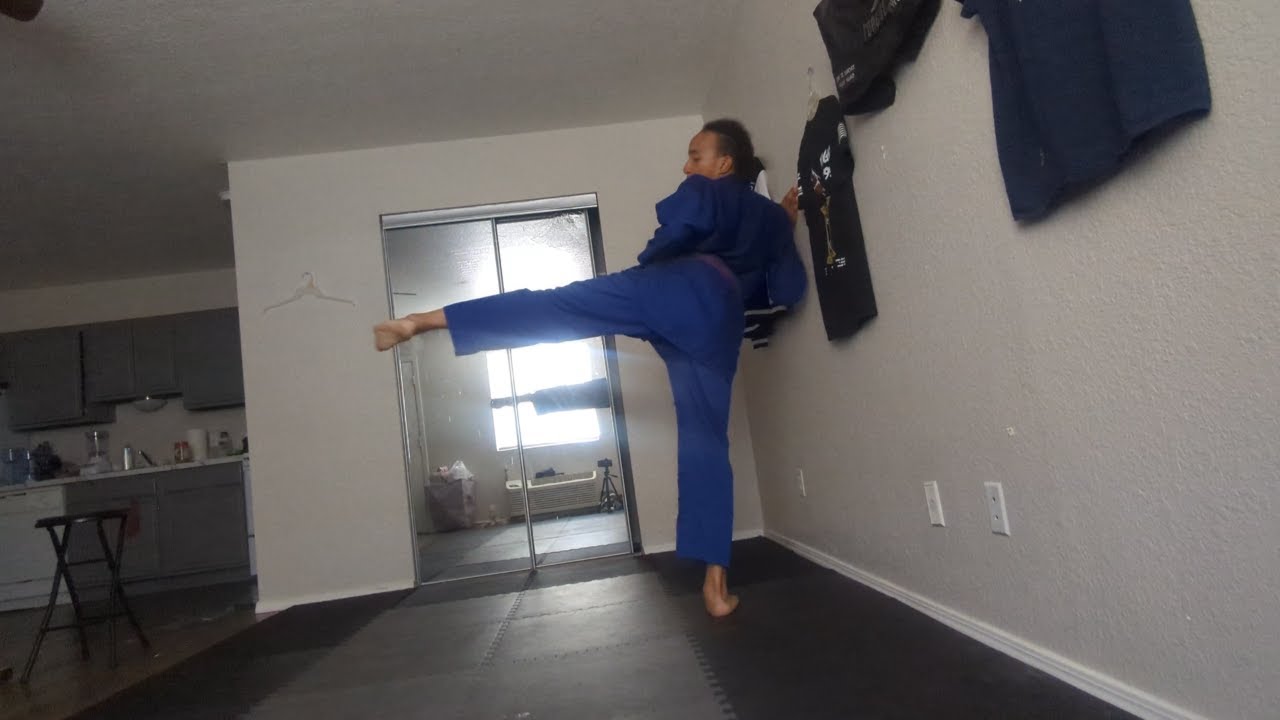zSilverSaint Taekwondo Routine #1| Warm-Up + Wall Kicks - YouTube